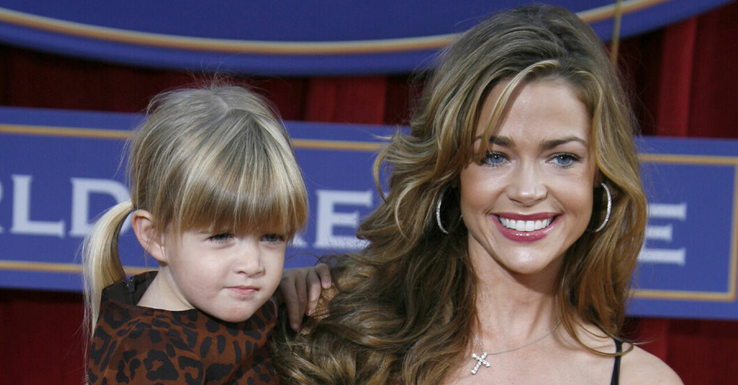 Här är Denise Richard och Charlie Sheens dotter Sam idag | Femina